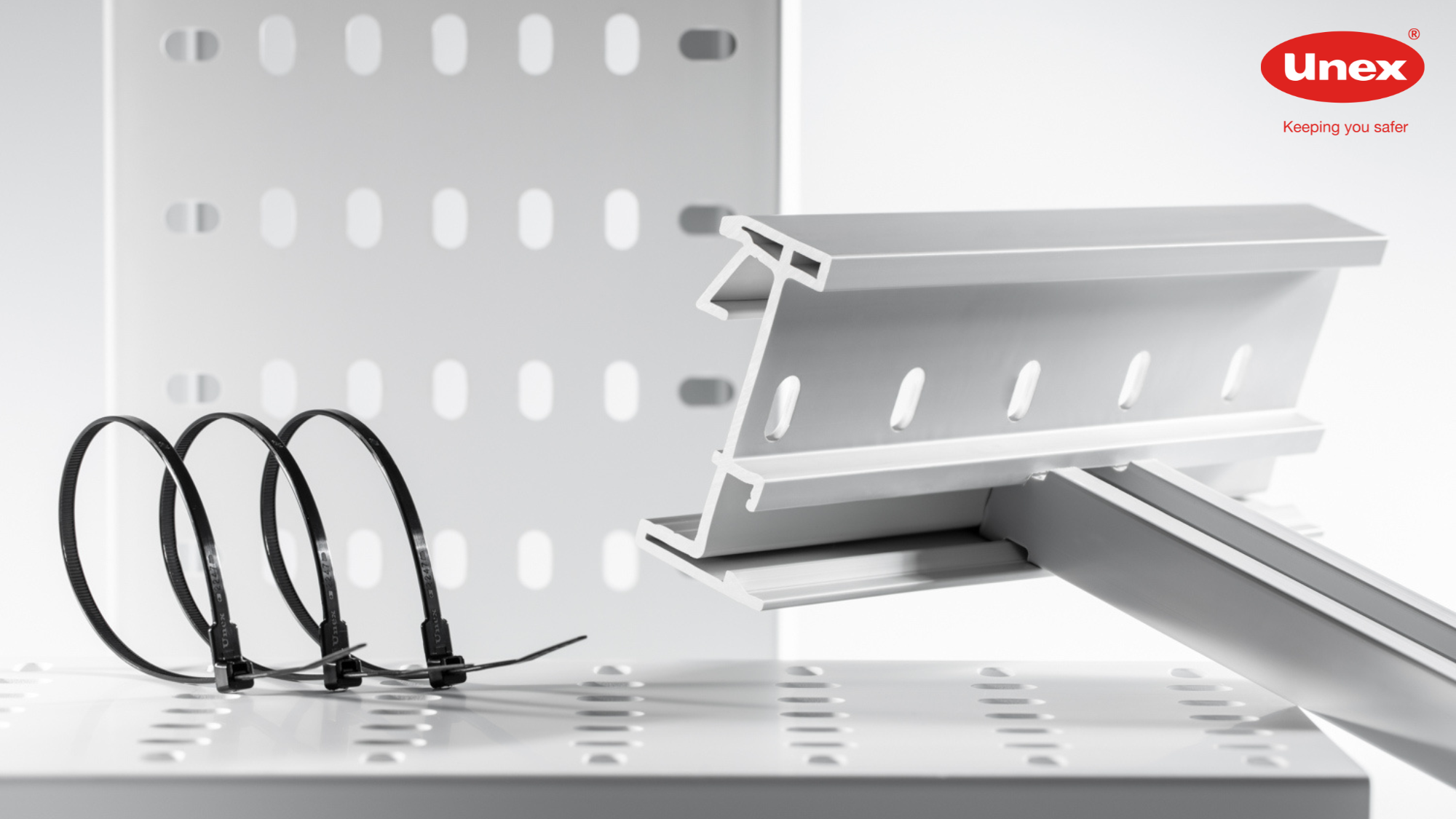 Unex, speciazzata nell'isolamento elettrico dal 1964